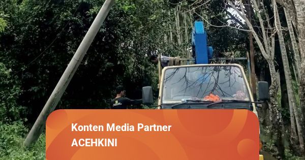 Longsor dan Pohon Tumbang Rusak 24 Tiang Listrik PLN di Sabang | kumparan.com